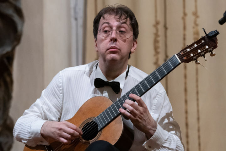 Giovanni Puddu interpreta in prima assoluta Cèladon, per chitarra, di ...